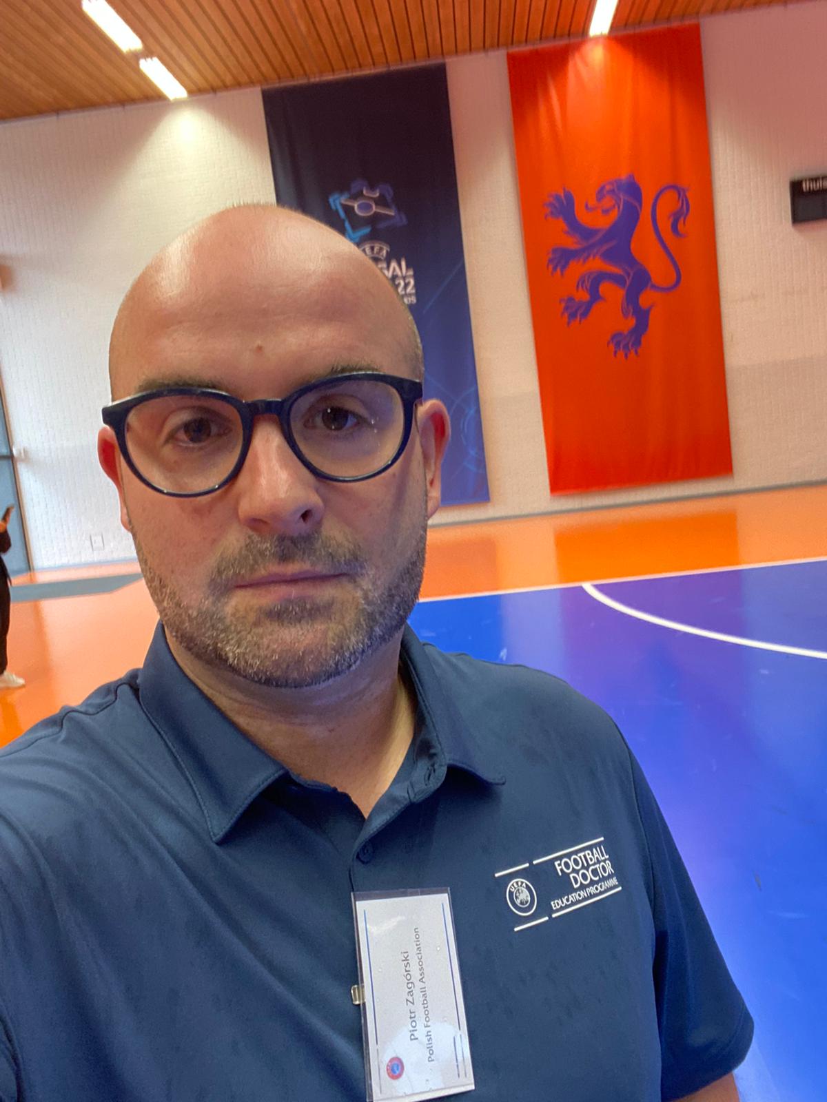 Lekarz Sport-Kliniki dr n. med. Piotr Zagórski na kursie UEFA FDEP ... Lekarz Sport-Kliniki dr n. med. Piotr Zagórski na kursie UEFA FDEP ...